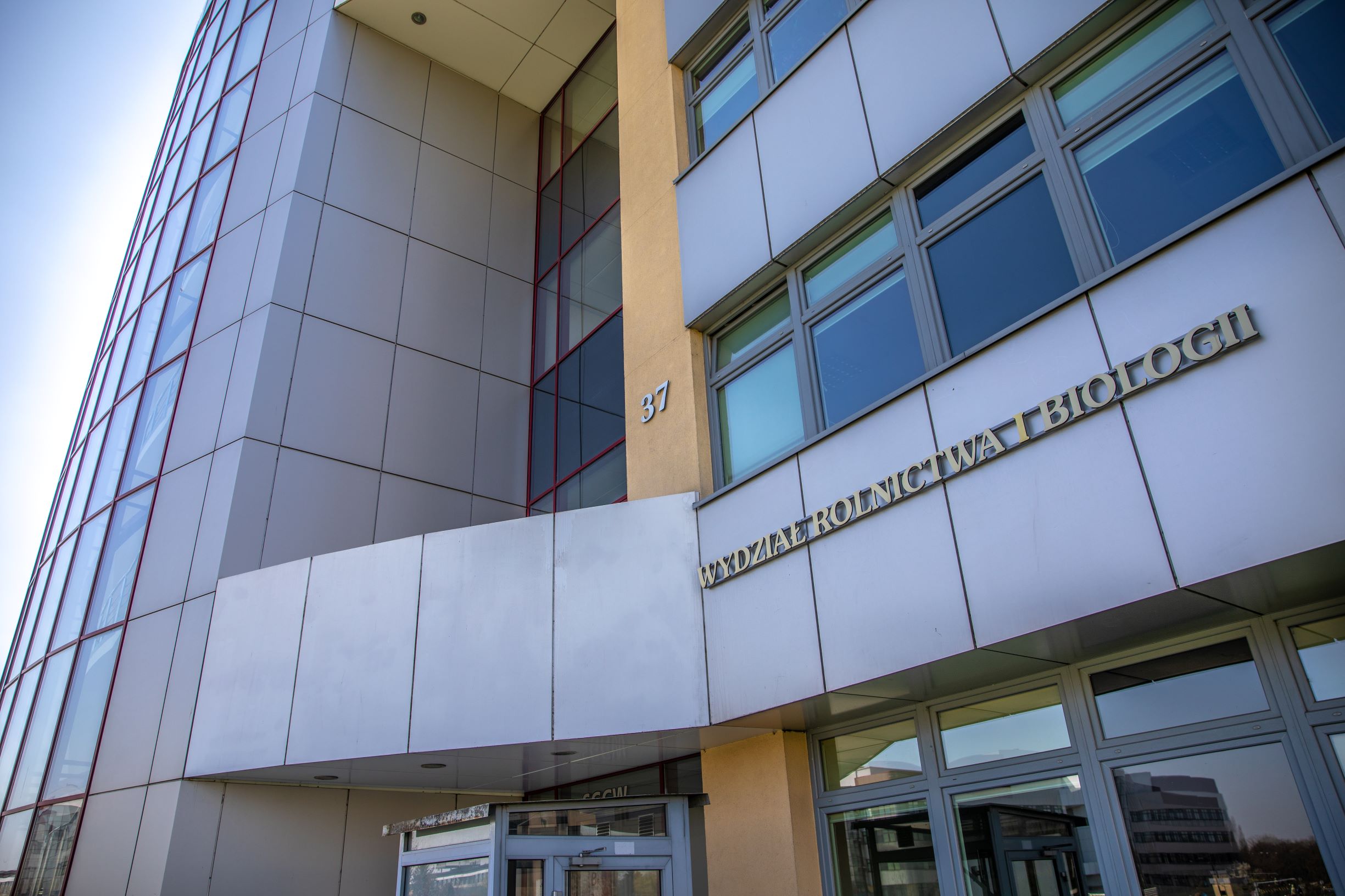 Umowa o współpracy między WRiB SGGW a wydawnictwem "APRA" sggw - Szkoła ...